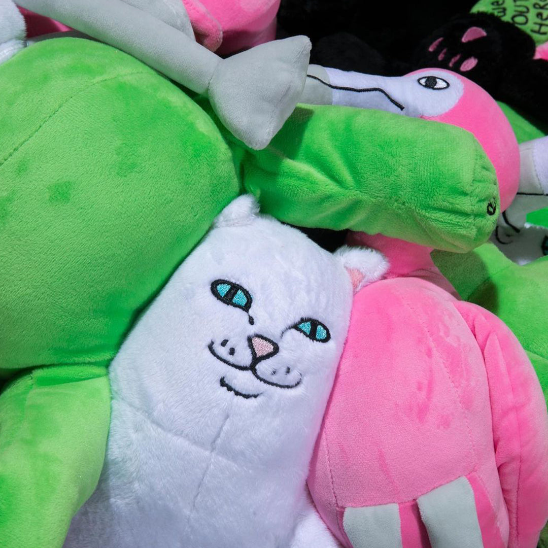 Whole Gang Plush Chair – RIPNDIP