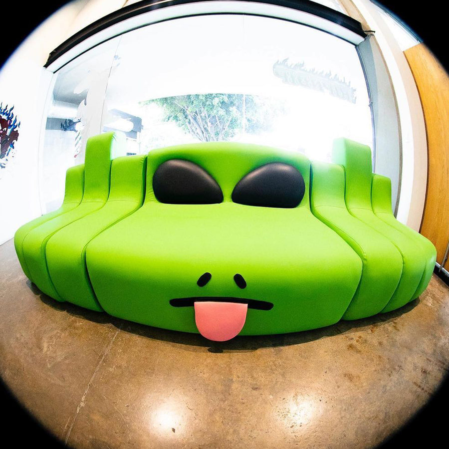 Alien Face Couch – RIPNDIP