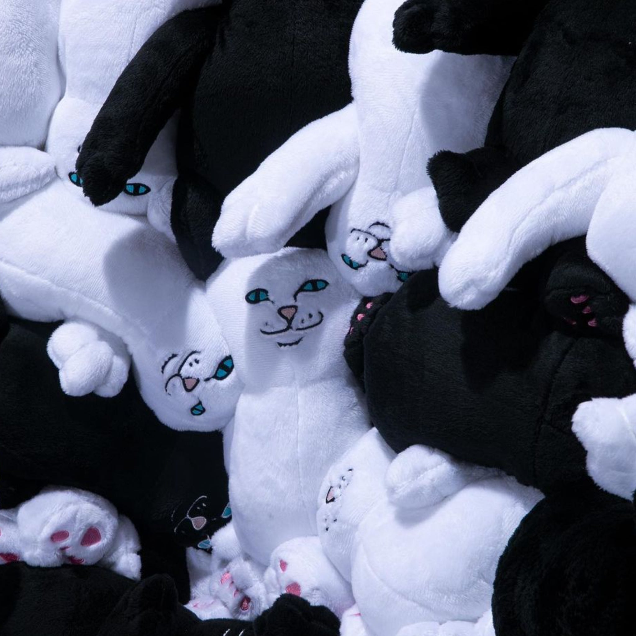Nerm and Jerm Plush Chair – RIPNDIP